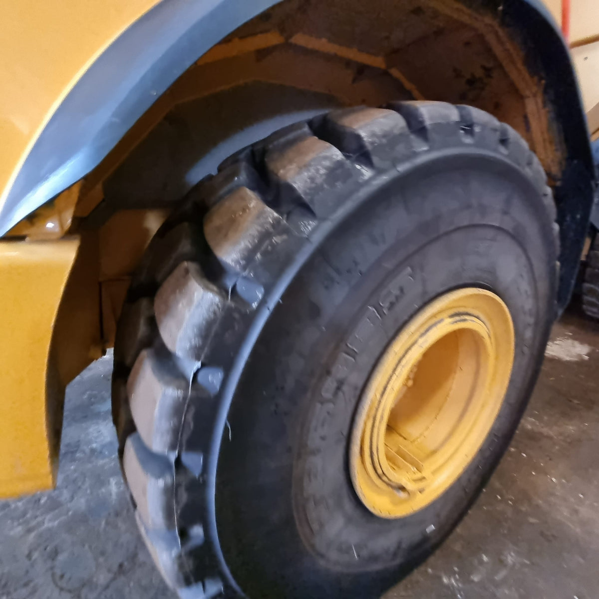VOLVO DUMP TRUCK A40G - (DT-418) – Multi Ways