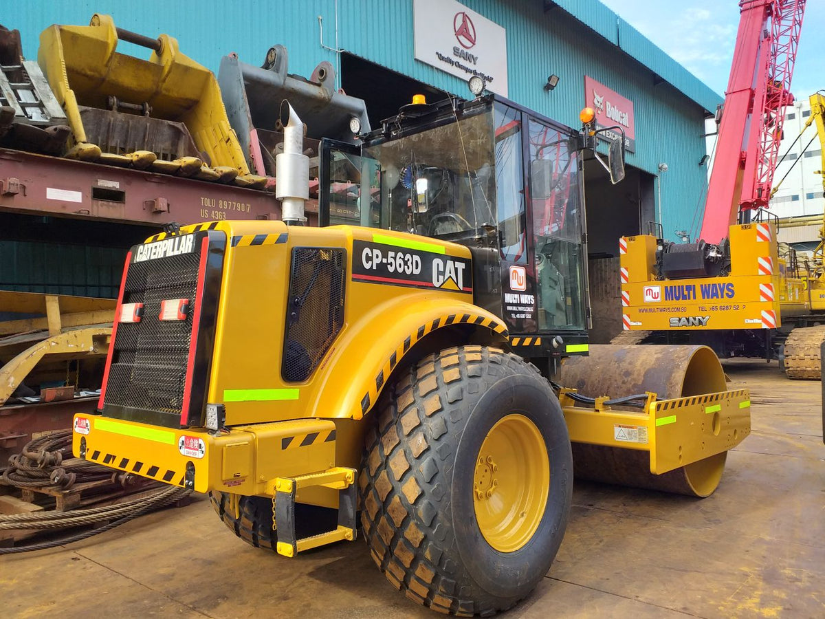 CATERPILLAR VIBRATORY SINGLE DRUM ROLLER CP-563D - (VR-135) – Multi Ways